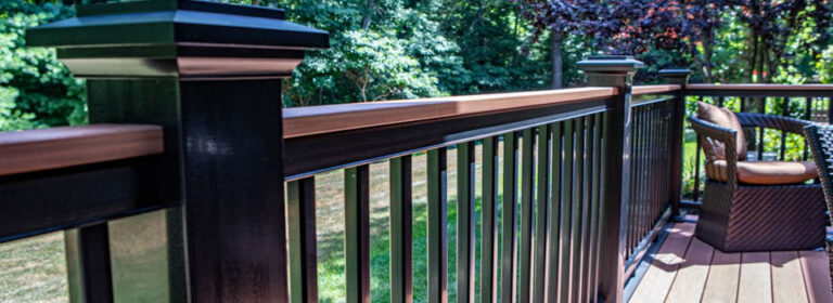 Should I go with Composite or Vinyl Deck Railings? | Almar
