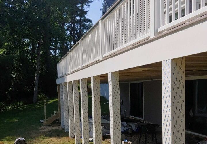 Should I go with Composite or Vinyl Deck Railings? | Almar